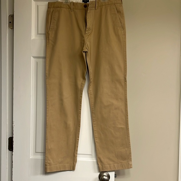Pants | J Crew Straight Fit Khaki Chino Pants Flawless | Poshmark